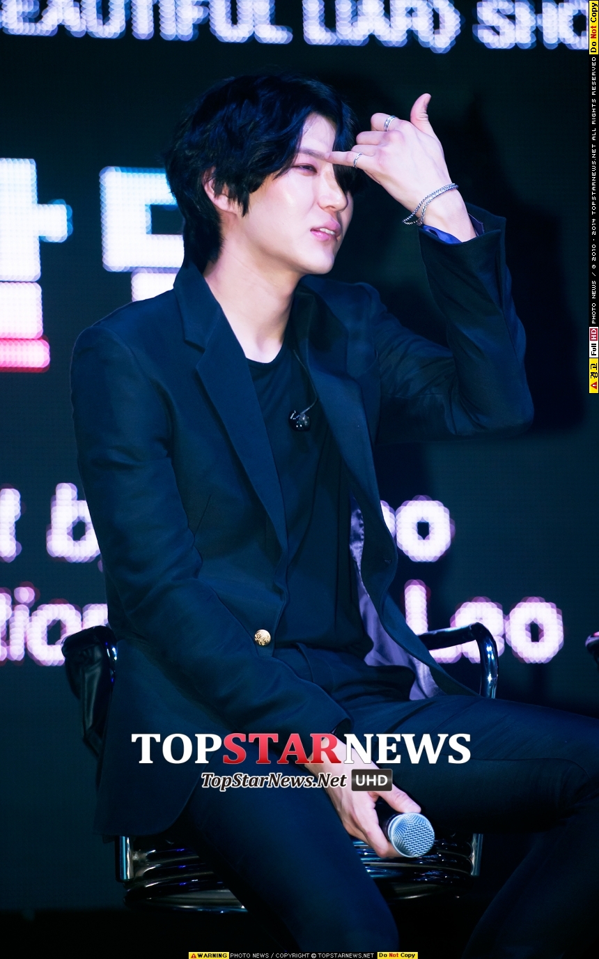 [HD포토] 빅스(VIXX) LR 레오, 머리 넘기는 것도 도도하게…‘큐울~’ (쇼케이스) - 김혜진 기자 - 톱스타뉴스