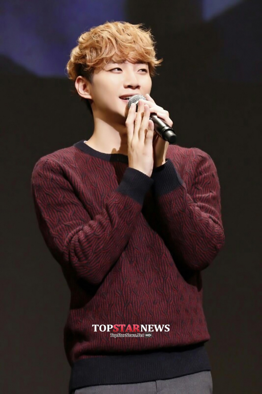 2PM 준호 ‘스물’ 시사회에 일본 관객 1만여 명 몰려 - 김명수 기자 - 톱스타뉴스