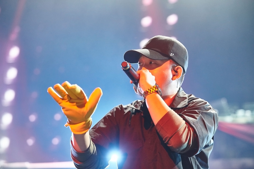 [현장리포트] 아메바컬쳐, 10주년 포상휴가는 팬들과 떠나는 ‘우주여행’… ‘전설은 아니고 레전드’ - 천지현 기자 - 톱스타뉴스