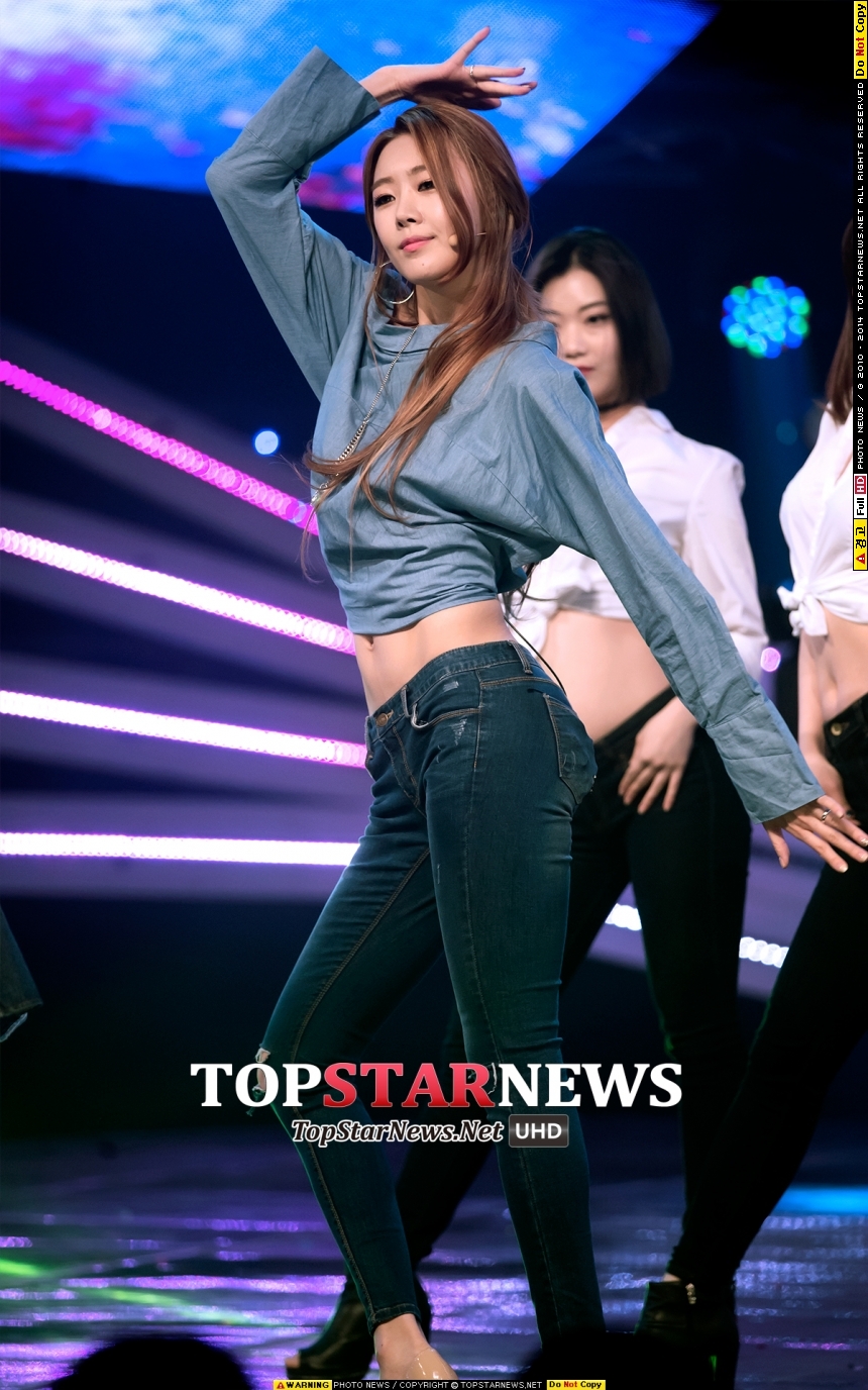 [HD포토] 달샤벳(Dalshabet) 수빈, ‘탐나는 명품복근’ (쇼 챔) - 김민정 기자 - 톱스타뉴스