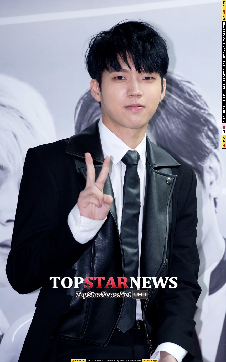 [HD포토] 인피니트(INFINITE) 우현, ‘여심저격하는 상큼한 브이’ (인피니트 콘서트) - 김혜진 기자 - 톱스타뉴스