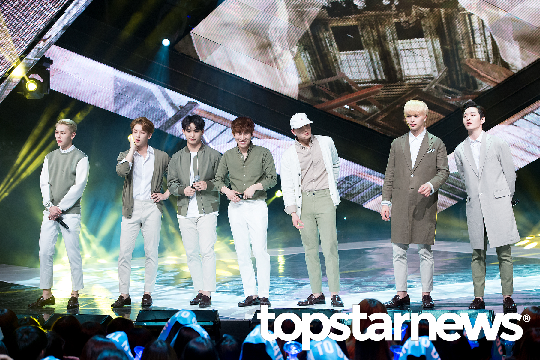 [UHD포토] 비투비(BTOB), ‘훈내 진동하는 비쥬얼’ - 김민정 기자 - 톱스타뉴스