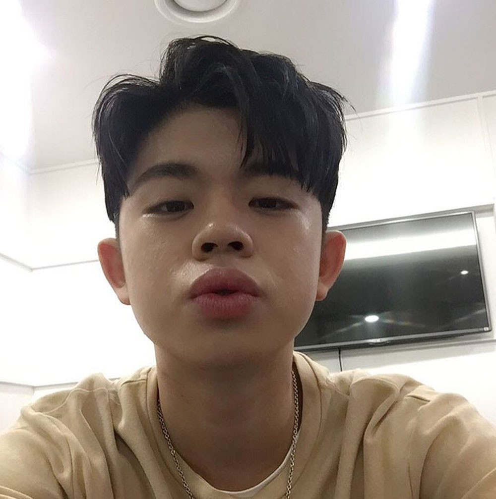 [스타SNS] MC그리, 입술 쭉 내민 셀카 공개 “오랜만에 꾸며 봄” - 노한솔 기자 - 톱스타뉴스