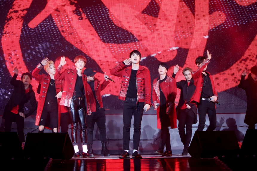 [종합] ‘플라이 인 서울(FLY IN SEOUL)’ 갓세븐(GOT7), 2년이란 긴 기다림이 아깝지 않았던 시간…‘새로운 도약’ - 박혜미 기자 - 톱스타뉴스