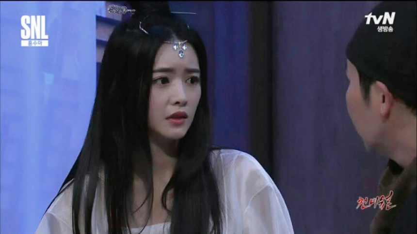 ‘SNL코리아7’ 홍수아, 청순 여신의 ‘출구 없는 매력’ - 박혜미 기자 - 톱스타뉴스
