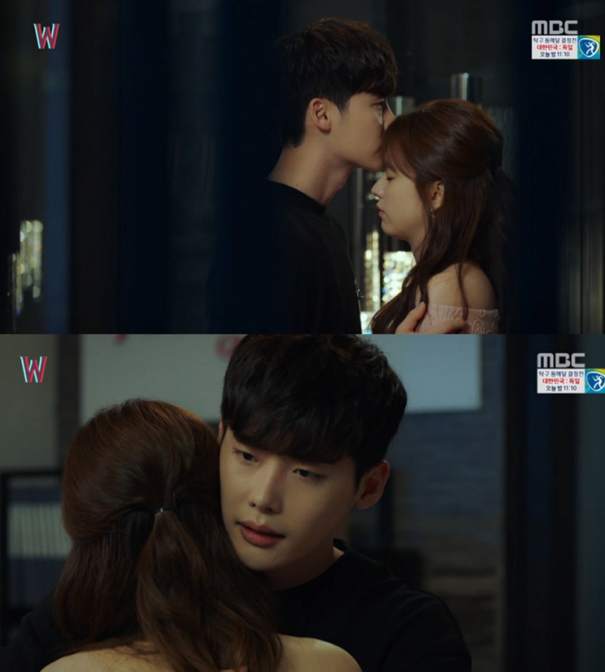 [수목드라마] ‘더블유(W)’ 이종석, 한효주에 “집으로 돌아가요. 여긴 위험하니까” - 박혜미 기자 - 톱스타뉴스