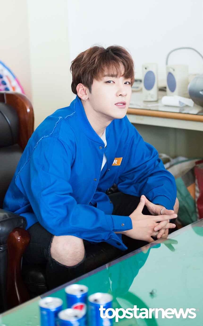 [HD포토] 맵식스(MAP6) 민혁, ‘똑똑 민혁이구나 넌 두드릴 필요 없단다’ - 박혜미 기자 - 톱스타뉴스