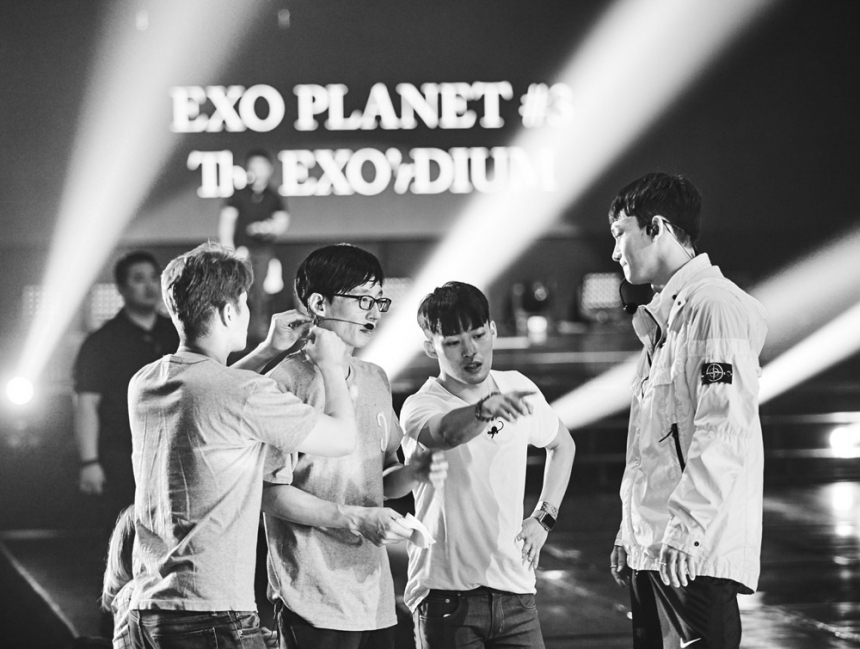 ‘무한도전’ 유재석, 엑소(EXO)와 함께 아이돌 군무 도전기 - 박혜미 기자 - 톱스타뉴스