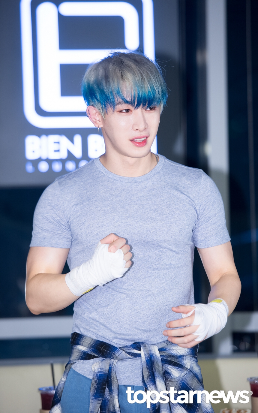 [hd포토] 몬스타엑스 Monsta X 원호 ‘청량함 더하는 블루헤어 조슬기 기자 톱스타뉴스