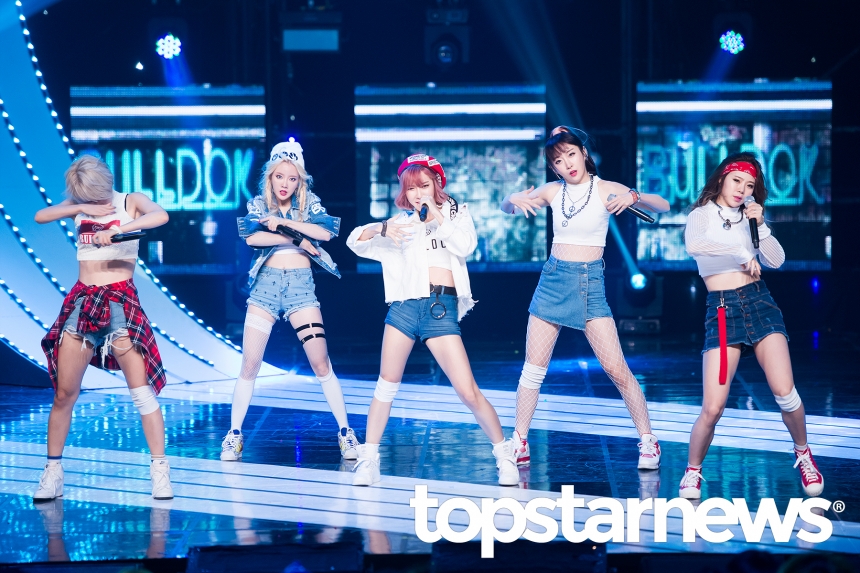 [UHD포토] 불독(BULLDOK), ‘프로듀스101 출신 걸그룹의 데뷔 무대’ - 조슬기 기자 - 톱스타뉴스