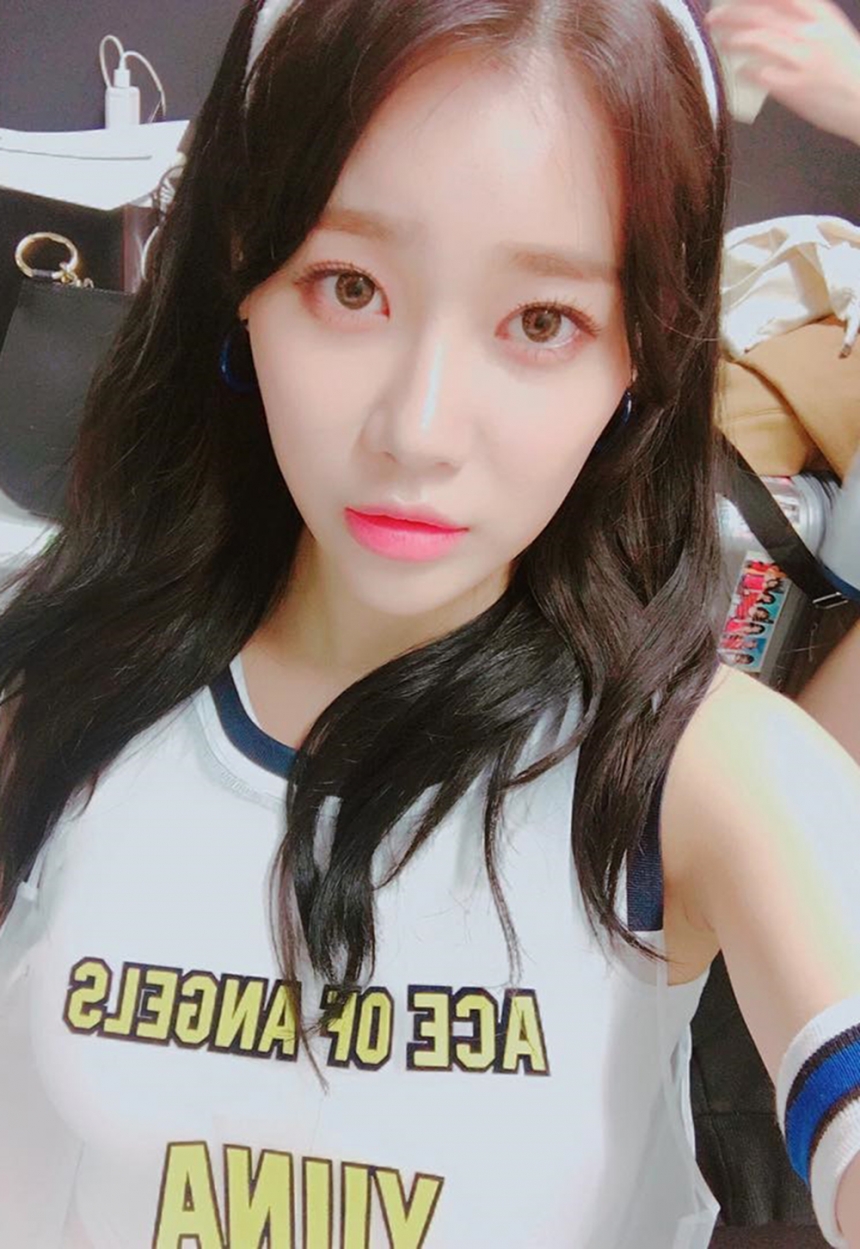 [스타SNS] 에이오에이(AOA) 유나, 여신 미모의 셀카 공개…‘역시 유나리아’ - 이정범 기자 - 톱스타뉴스