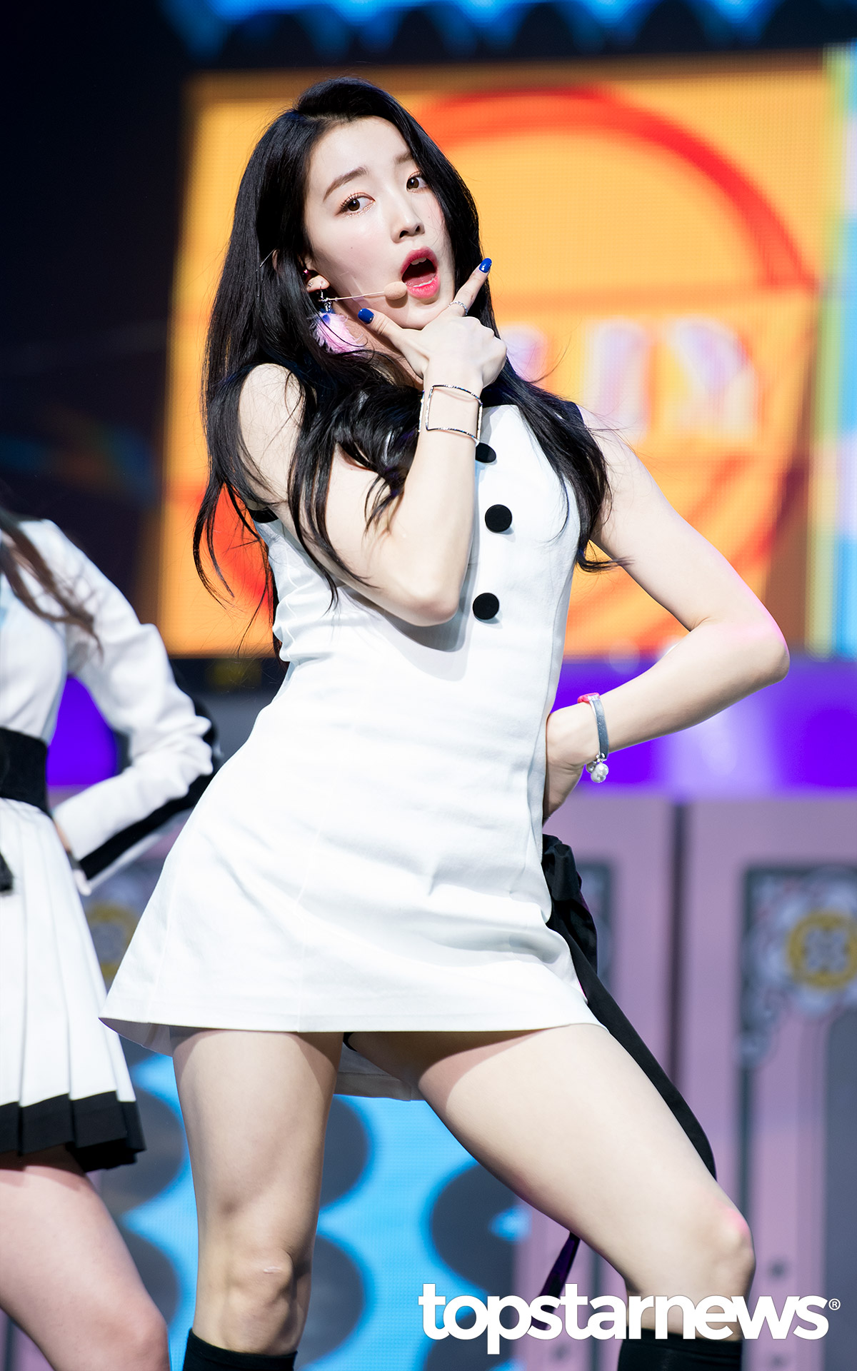 [HD포토] 구구단(gugudan) 하나, ‘남심 녹이는 귀여운 안무’ - 최시율 기자 - 톱스타뉴스