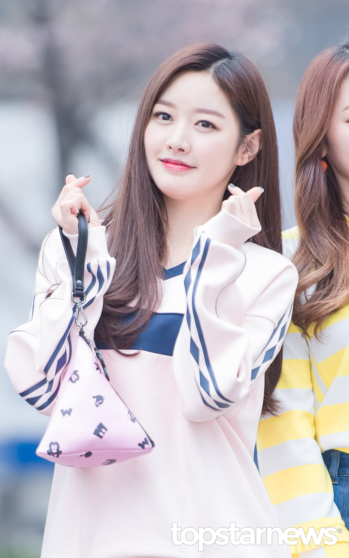 [HD포토] 구구단(gugudan) 미미, ‘미미표 하트 뿅뿅!’ - 최시율 기자 - 톱스타뉴스