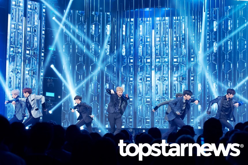 [UHD포토] 몬스타 엑스(MONSTA X), ‘몬베베를 향해 달려’ - 최규석 기자 - 톱스타뉴스