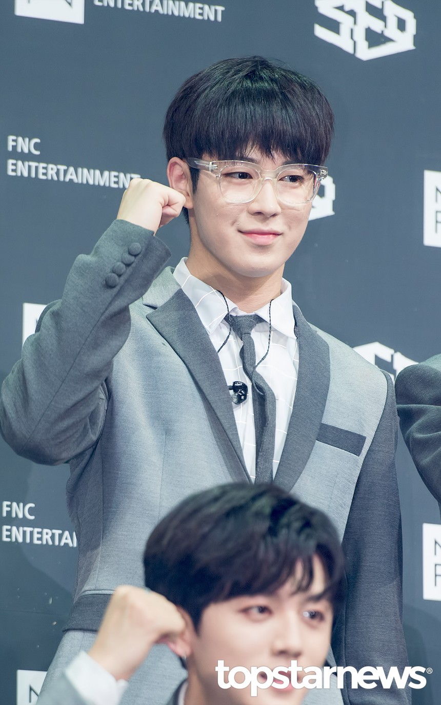 [HD포토] 에스에프나인(SF9) 다원, ‘안경 너무 귀엽잖아...텐덕사’ - 최시율 기자 - 톱스타뉴스