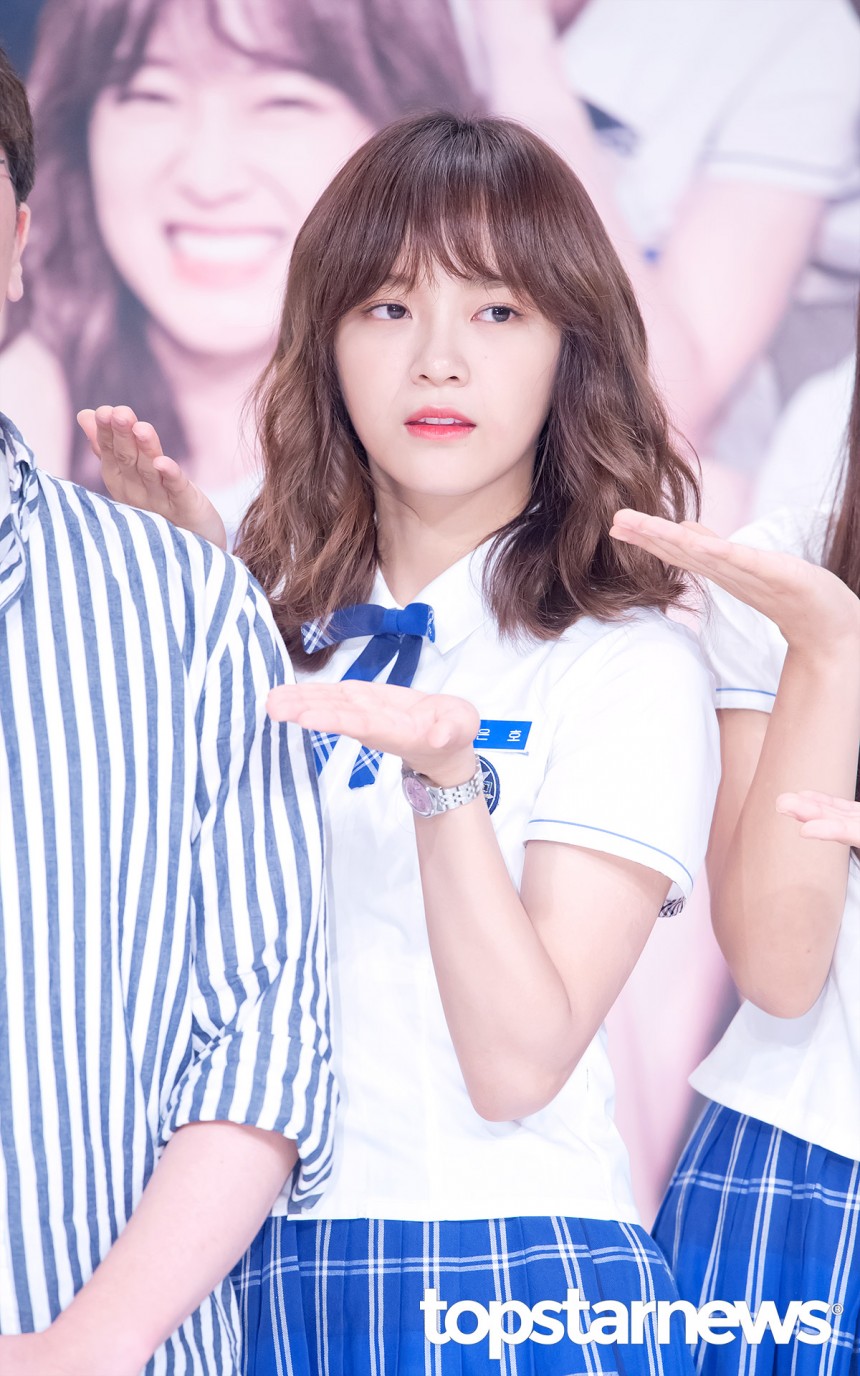 [HD포토] 구구단(gugudan) 김세정, ‘저 말고 이 분을 찍어주세요’…‘싫은데’ - 최규석 기자 - 톱스타뉴스