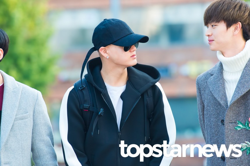 [UHD포토] 비투비(BTOB) 프니엘, ‘얼굴이 너무작아서 모자가 커요~’ - 최시율 기자 - 톱스타뉴스