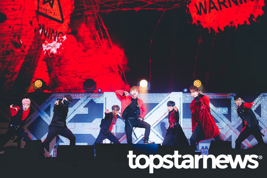 [UHD포토] 몬스타엑스(MONSTA X), ‘카리스마 무대’ - 최규석 기자 - 톱스타뉴스