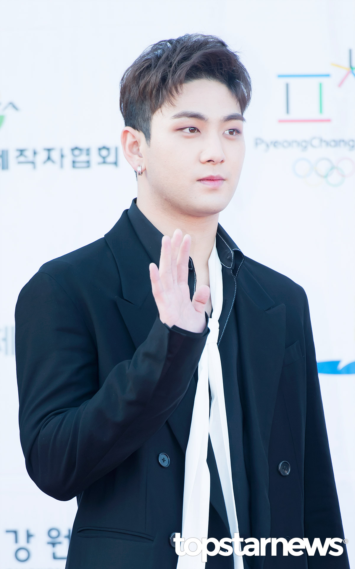 [HD포토] 뉴이스트 W(NU'EST W) 백호, ‘클로즈업을 부르는 잘생김’ - 정송이 기자 - 톱스타뉴스