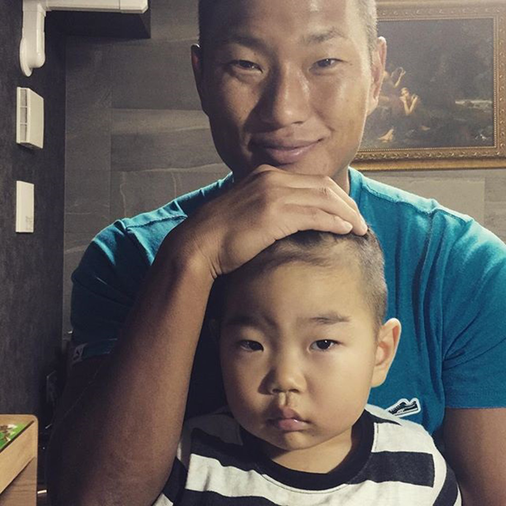 [근황] 정대세, 귀여운 붕어빵 아들 정태주와 함께 “귀여운 울애기” - 김지웅 기자 - 톱스타뉴스