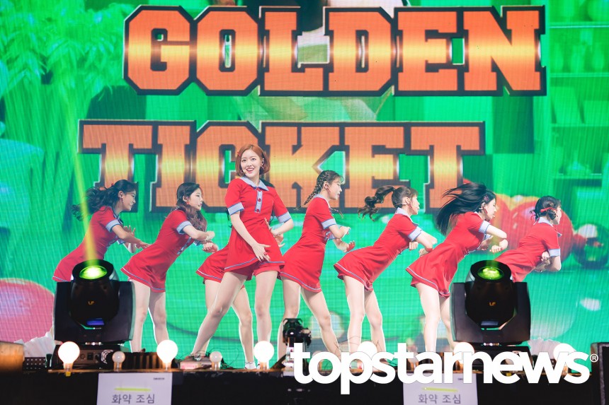 [UHD포토] 구구단(gugudan), ‘예쁜 애 뒤에 예쁜 애들이 잔뜩’ - 최규석 기자 - 톱스타뉴스