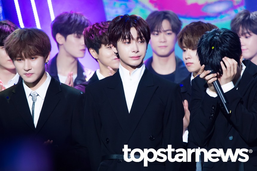 [UHD포토] 몬스타엑스(MONSTA X) 형원, ‘담담한 표정으로 흘리는 눈물’ - 정송이 기자 - 톱스타뉴스