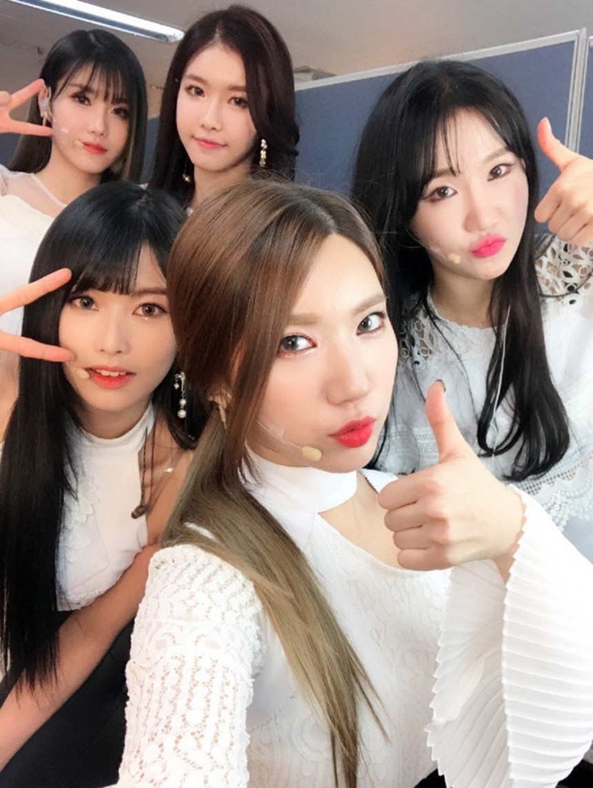 ‘뮤직뱅크’ 원앤비(1NB), 본방사수 독려샷 공개 “세 번째 순서예요” - 김효진 기자 - 톱스타뉴스