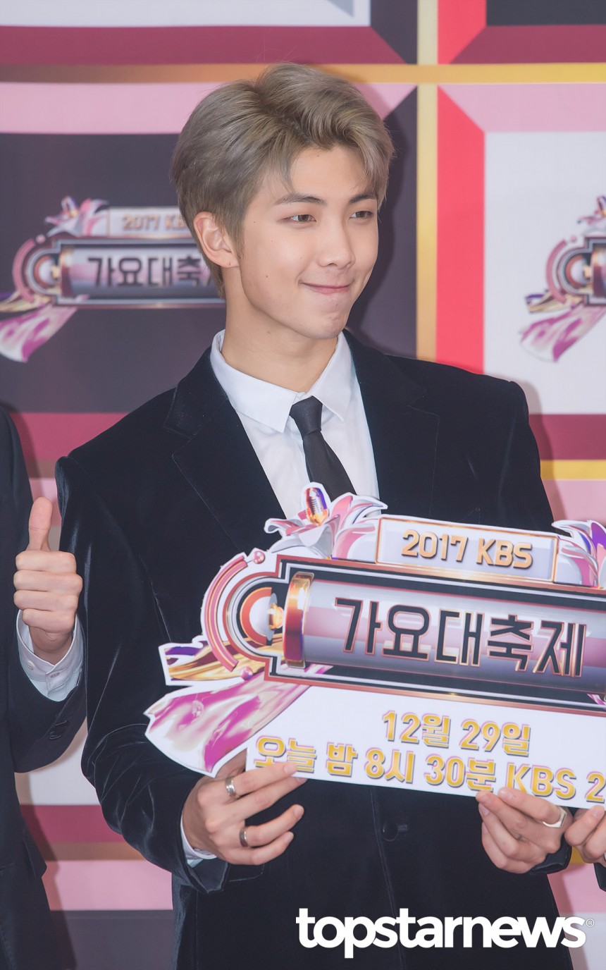 [HD포토] 방탄소년단(BTS) RM, ‘아미들 심장 부수는 멋짐’ (2017KBS가요대축제) - 정송이 기자 - 톱스타뉴스