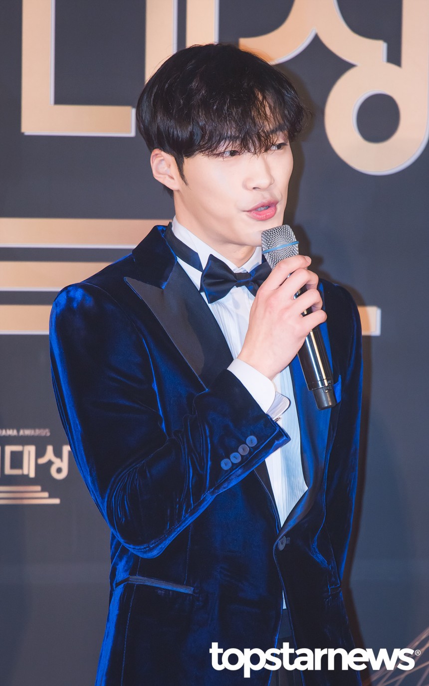 [HD포토] 우도환, ‘귀여운 입모양’ (2017KBS연기대상) - 정송이 기자 - 톱스타뉴스